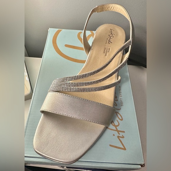 Life Stride | Shoes | Super Cute Silver Sparkly Sandals Size 1w Wides ...